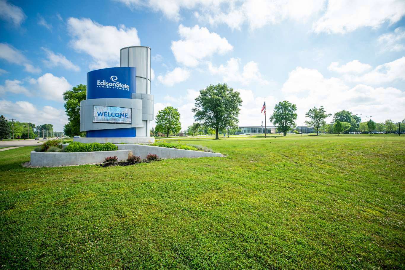 Experience Edison State Community College in Virtual Reality. Press Alt ...