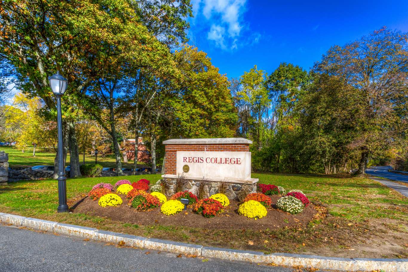 Experience Regis College in Virtual Reality.