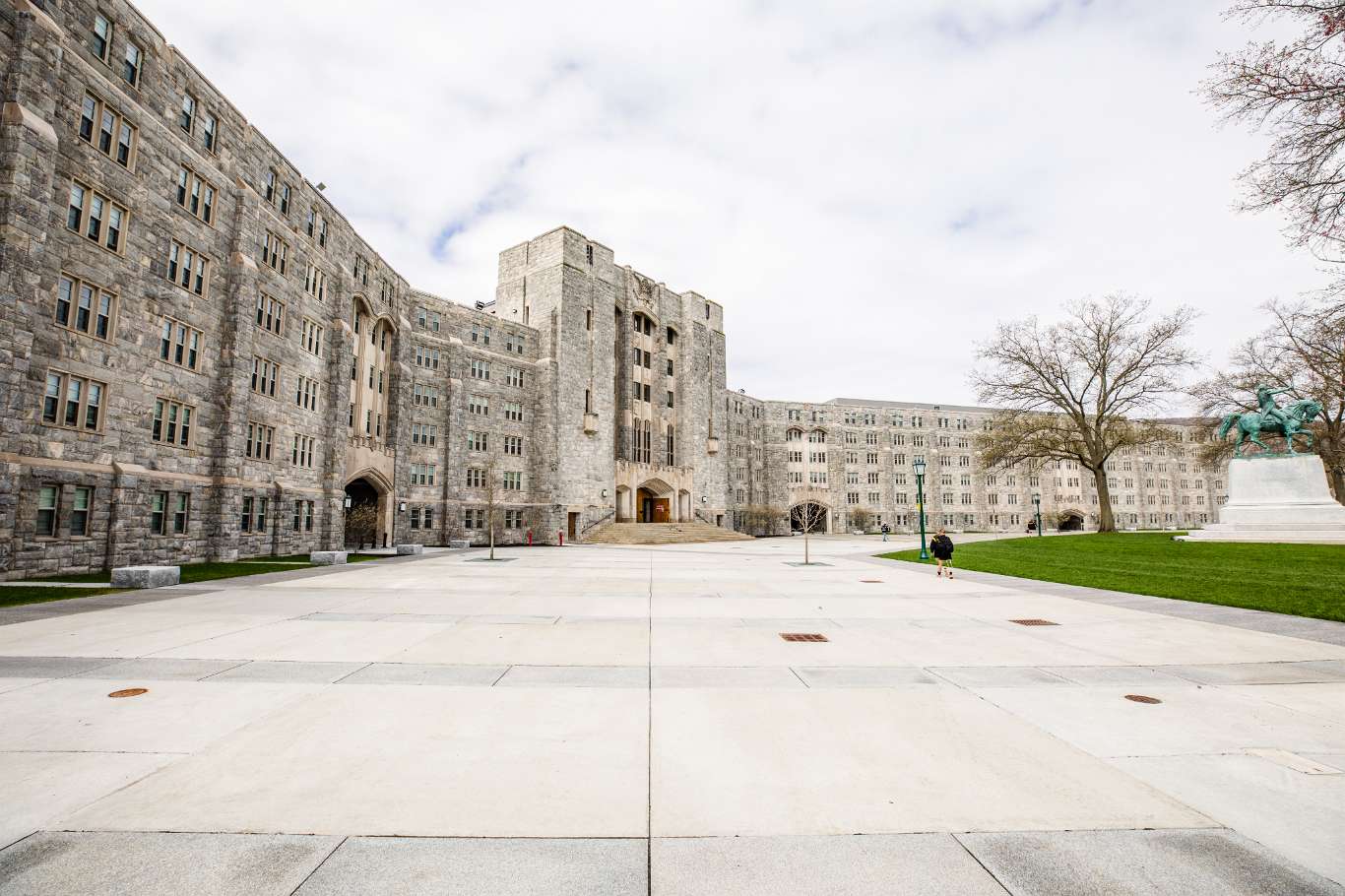 Experience Academy Tour in Virtual Reality.